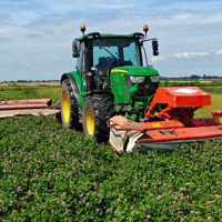 John Deere 6430 Premium - Hoe aftakas vertraagd starten?