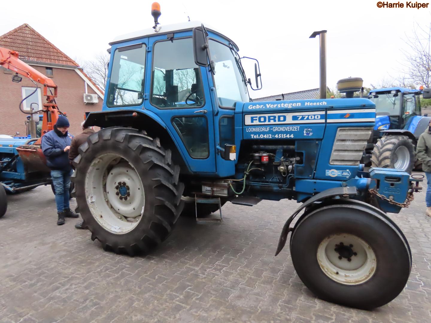 Gezellige blauwe kijkdag met Ford 7700 in Lithoijen
